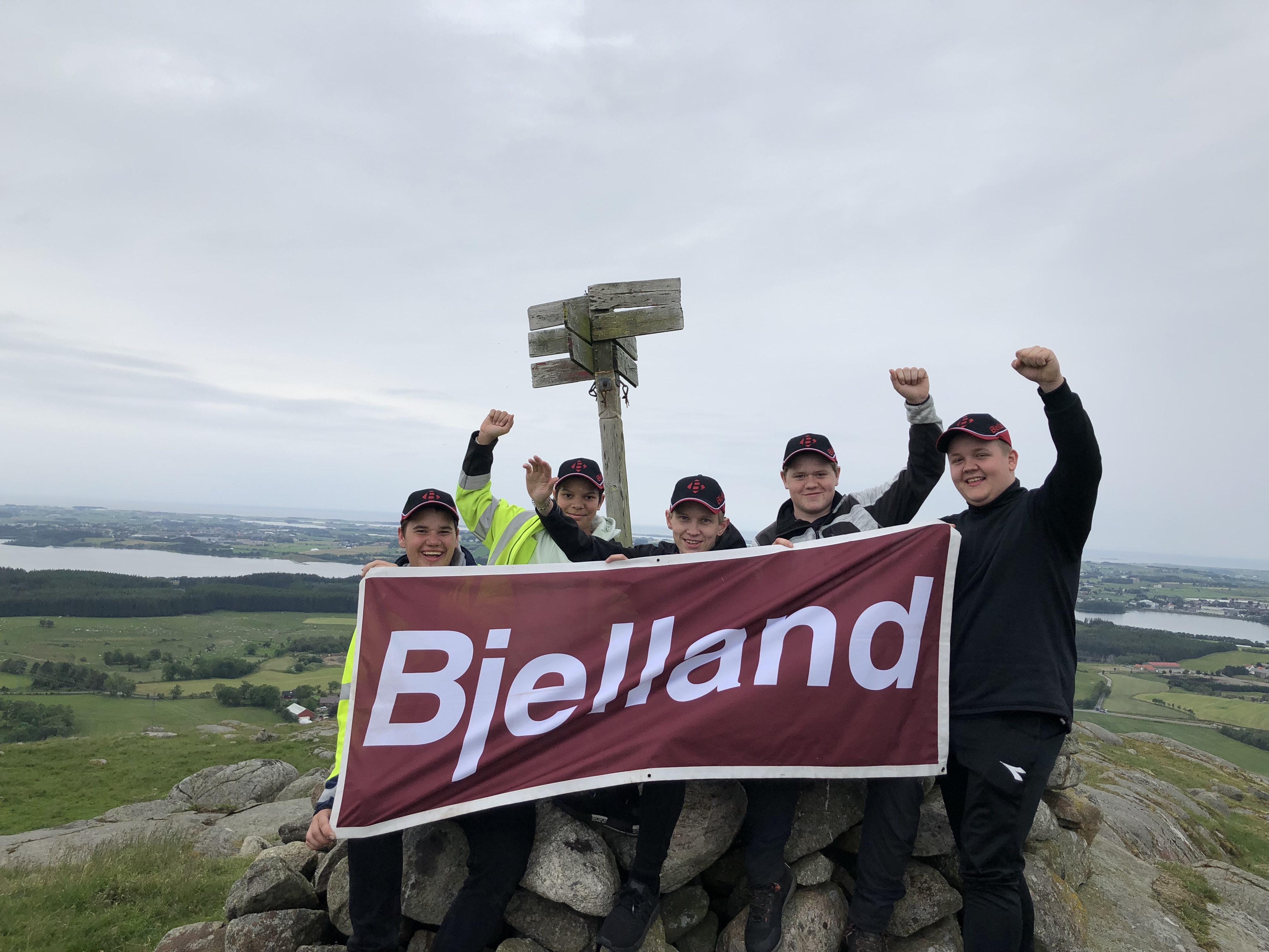 VELKOMMEN TIL OSS - Bjelland AS